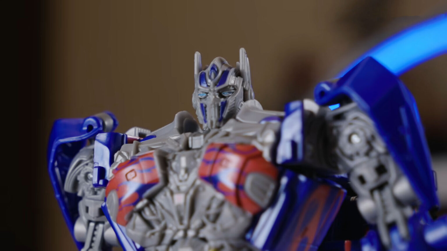 Transformers 4 SS Knight Optimus Prime Review - After an 11-Year Wait ...
